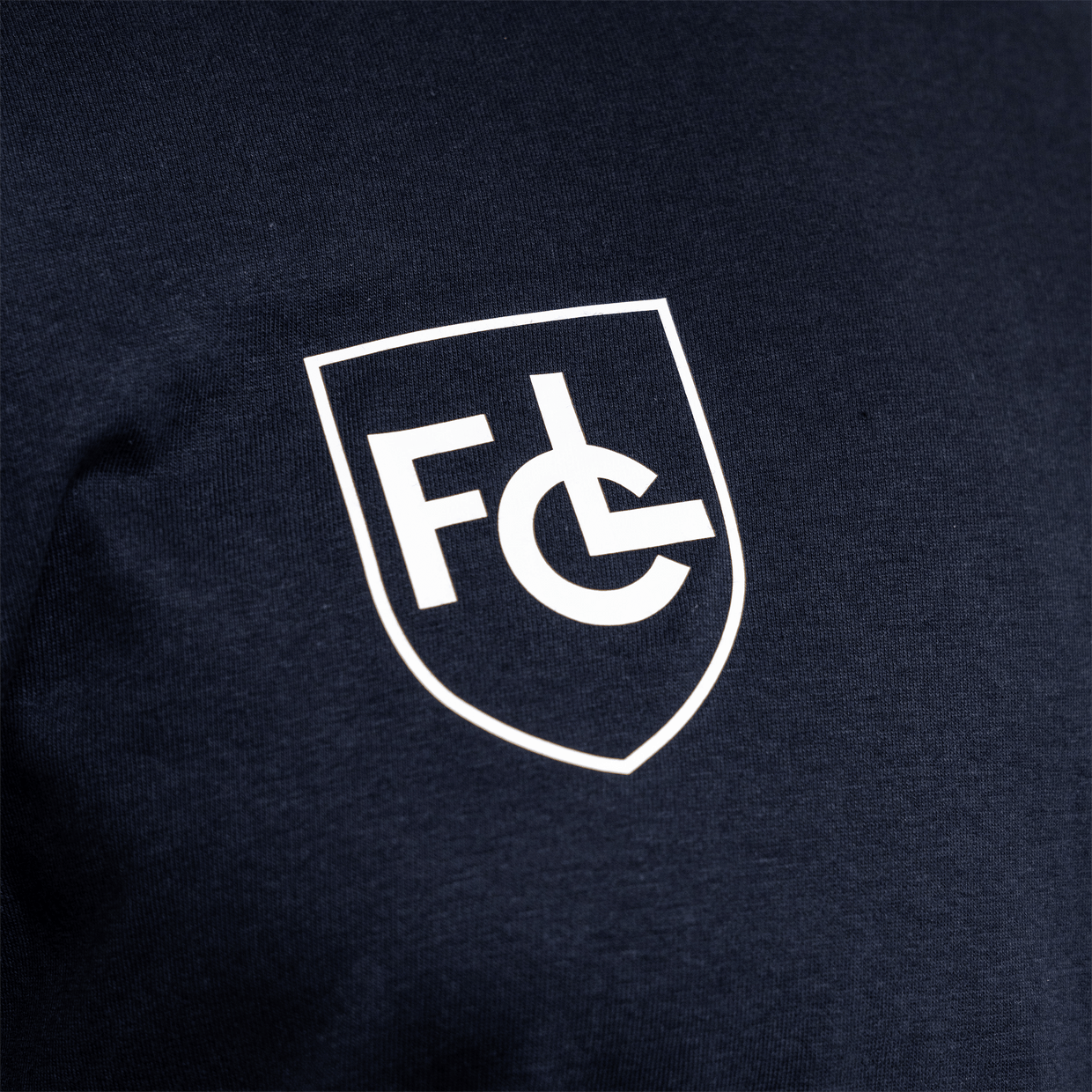BEKLEIDUNG – FCL Fanshop